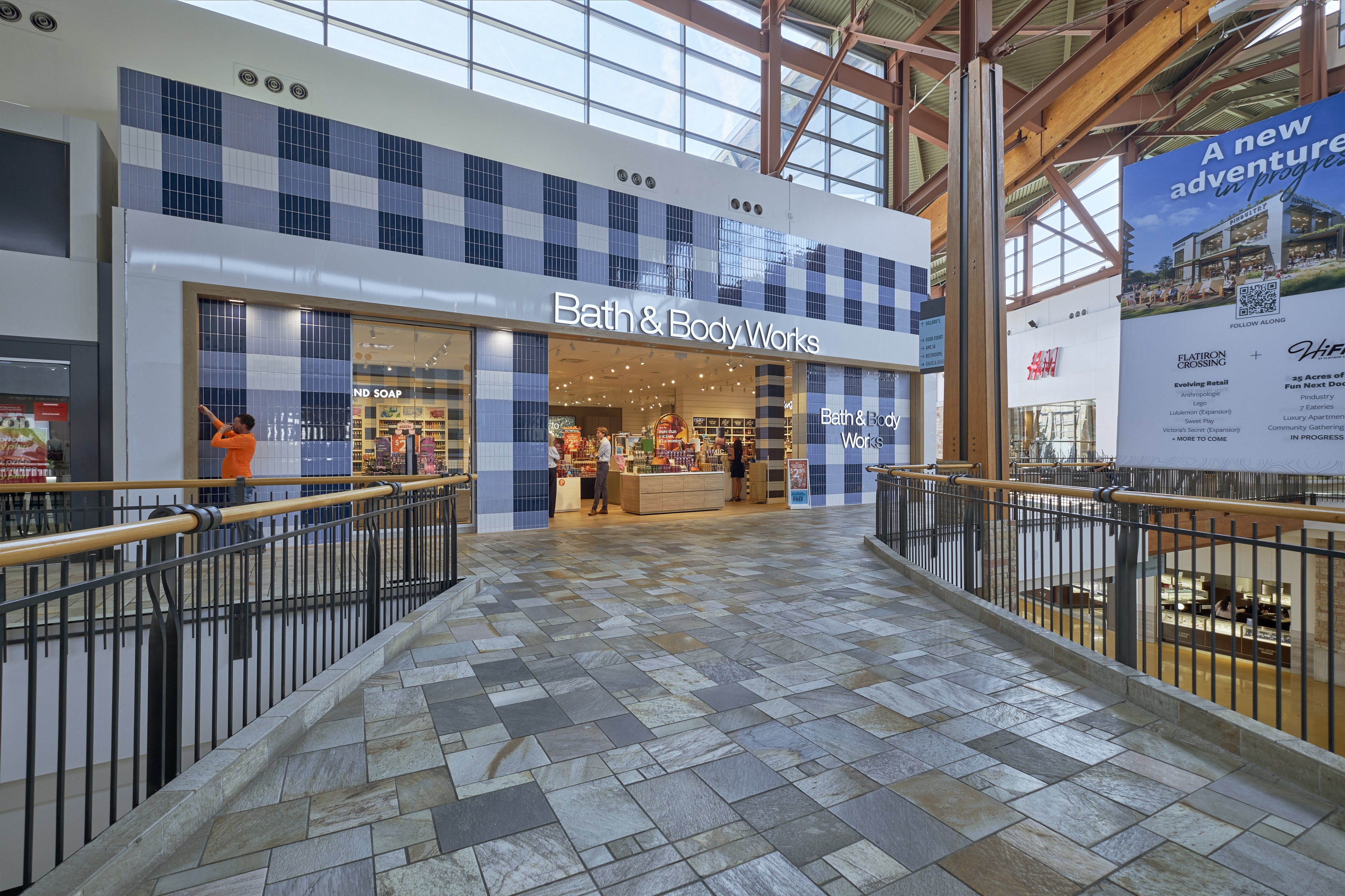 FlatIron Crossing | What's New & Coming Soon